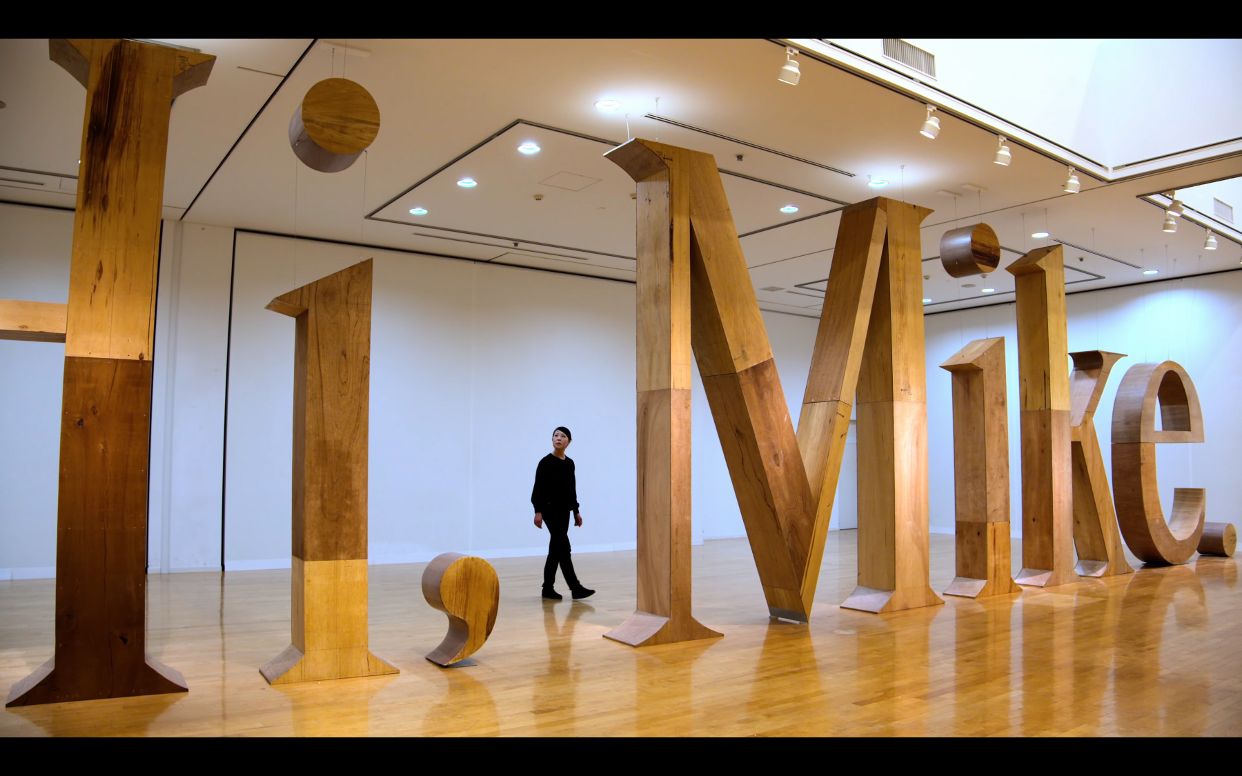 「Hi, Kumi. Hi, Mike.」映像アーカイブ – Tamura Satoru